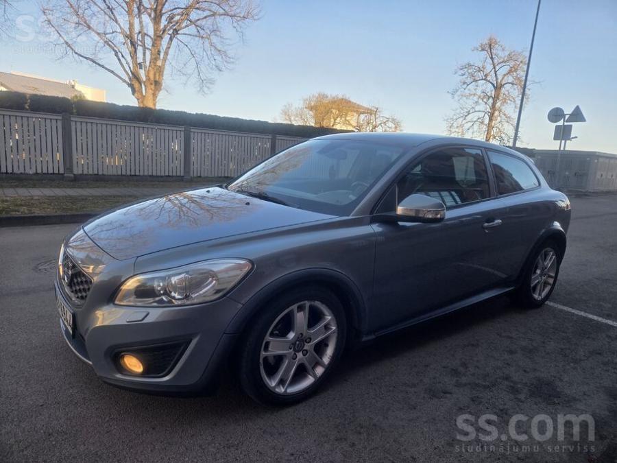 Pelēks Volvo C30 2010 Rīga, ar dzinēja tilpumu 1.60 L un nobraukumu 208 tūkst. km par 2000 €, foto 17 vietnē AUTOMOTO.COM.LV