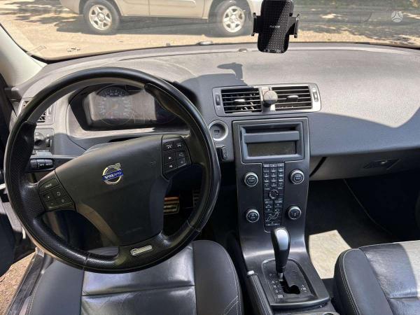 Pelēks Volvo C30 2010 Viļņa, ar dzinēja tilpumu 2.00 L un nobraukumu 267 tūkst. km par 1800 €, foto 5 vietnē AUTOMOTO.COM.LV