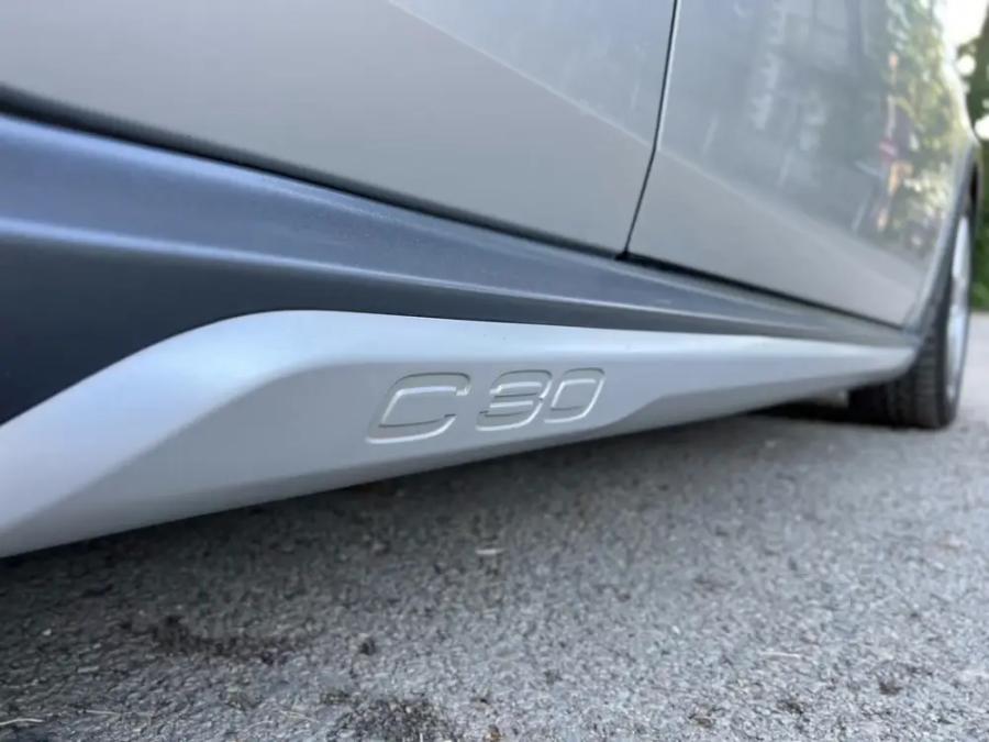 Grey Volvo C30 2010 in Riga, with an engine capacity of 1.60 L and mileage of 220 thousand km for 4900 €, photo 10 on AUTOMOTO.COM.LV
