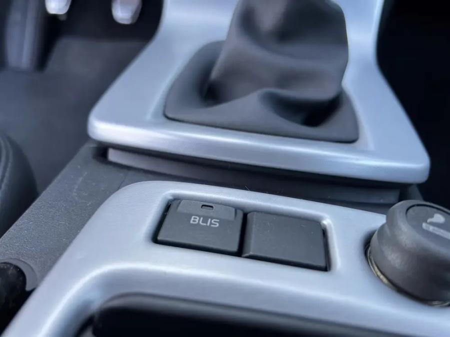 Grey Volvo C30 2010 in Riga, with an engine capacity of 1.60 L and mileage of 220 thousand km for 4900 €, photo 20 on AUTOMOTO.COM.LV