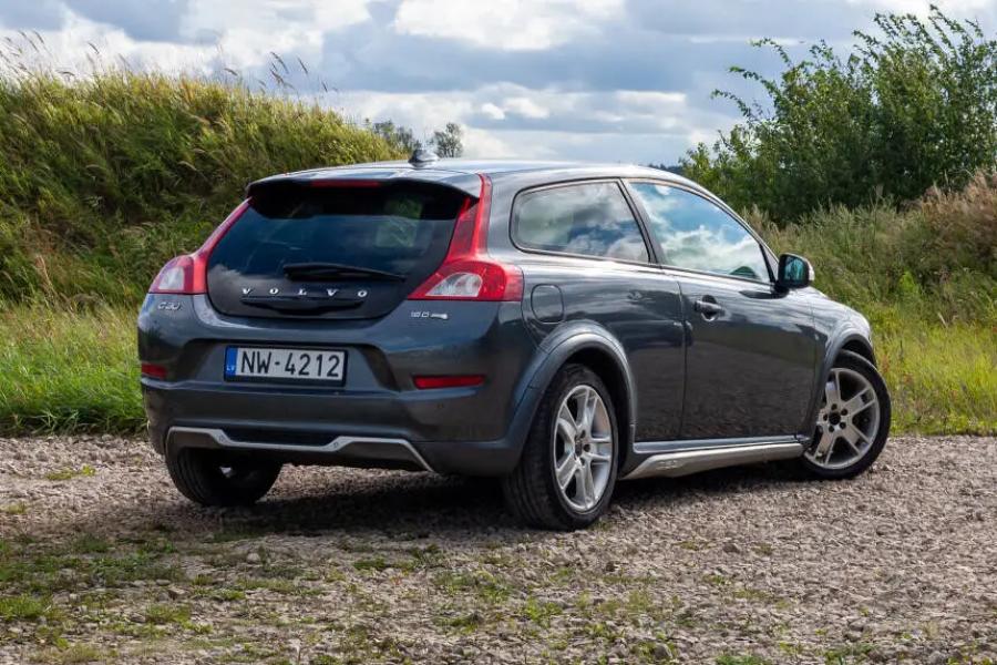 Pelēks Volvo C30 2010 Rīga, ar dzinēja tilpumu 1.60 L un nobraukumu 336 tūkst. km par 2995 €, foto 5 vietnē AUTOMOTO.COM.LV