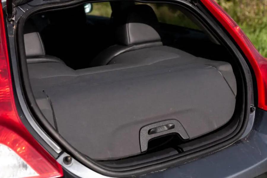 Pelēks Volvo C30 2010 Rīga, ar dzinēja tilpumu 1.60 L un nobraukumu 336 tūkst. km par 2995 €, foto 8 vietnē AUTOMOTO.COM.LV