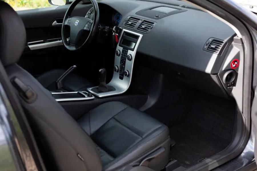 Pelēks Volvo C30 2010 Rīga, ar dzinēja tilpumu 1.60 L un nobraukumu 336 tūkst. km par 2995 €, foto 16 vietnē AUTOMOTO.COM.LV