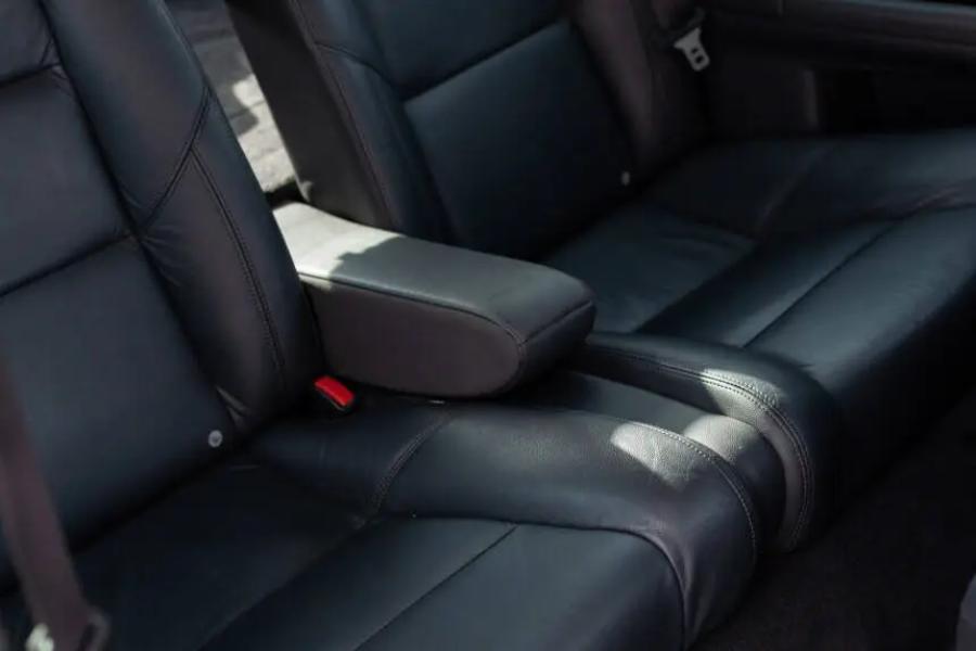 Pelēks Volvo C30 2010 Rīga, ar dzinēja tilpumu 1.60 L un nobraukumu 336 tūkst. km par 2995 €, foto 19 vietnē AUTOMOTO.COM.LV