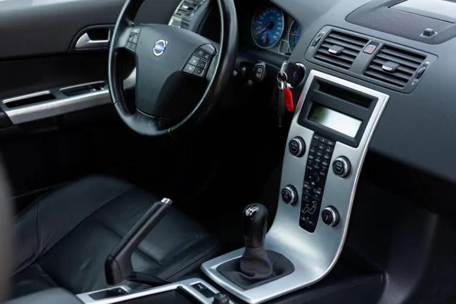 Pelēks Volvo C30 2010 Rīga, ar dzinēja tilpumu 1.60 L un nobraukumu 336 tūkst. km par 2995 €, foto 20 vietnē AUTOMOTO.COM.LV
