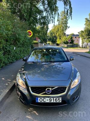 Pelēks Volvo C30 2010 Rīga, ar dzinēja tilpumu 1.60 L un nobraukumu 189 tūkst. km par 3250 €, foto  vietnē AUTOMOTO.COM.LV