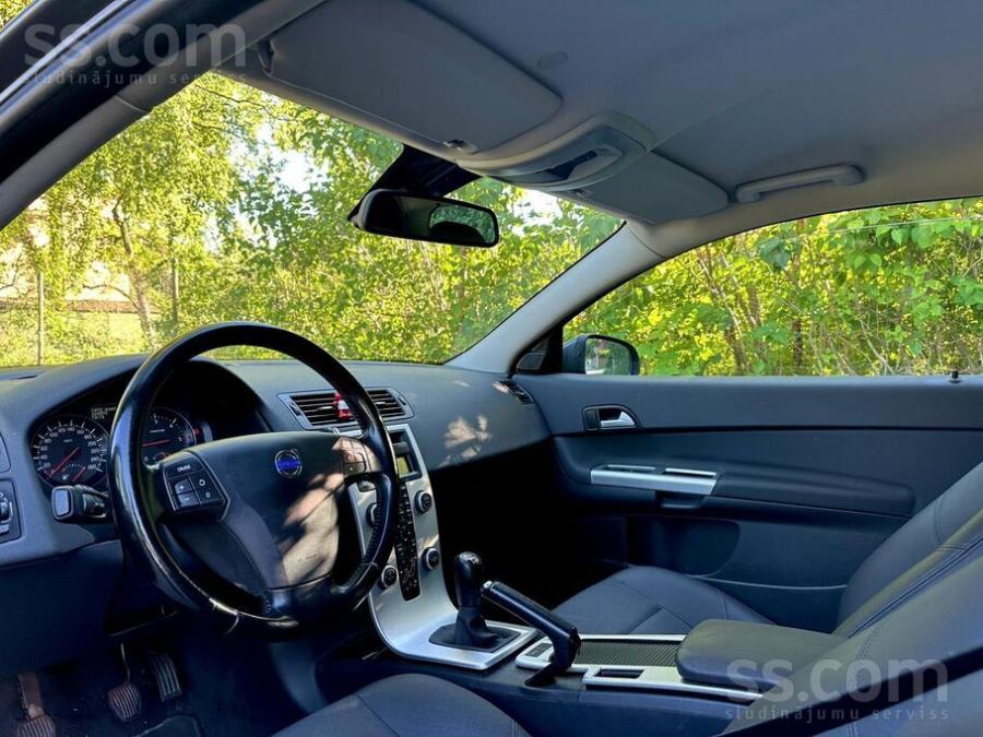 Pelēks Volvo C30 2010 Rīga, ar dzinēja tilpumu 1.60 L un nobraukumu 189 tūkst. km par 3250 €, foto 6 vietnē AUTOMOTO.COM.LV