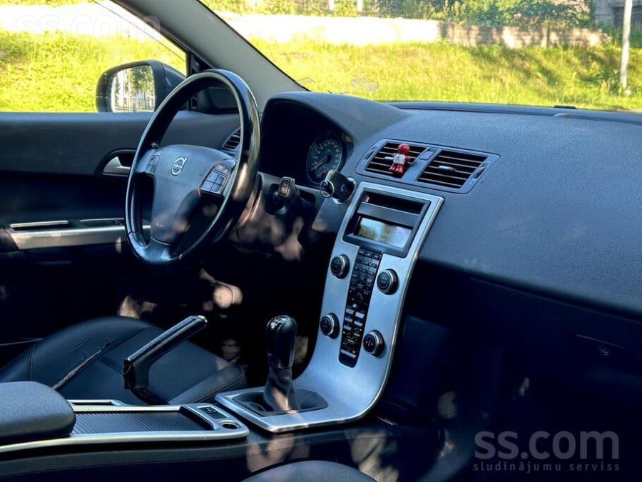 Pelēks Volvo C30 2010 Rīga, ar dzinēja tilpumu 1.60 L un nobraukumu 189 tūkst. km par 3250 €, foto 7 vietnē AUTOMOTO.COM.LV