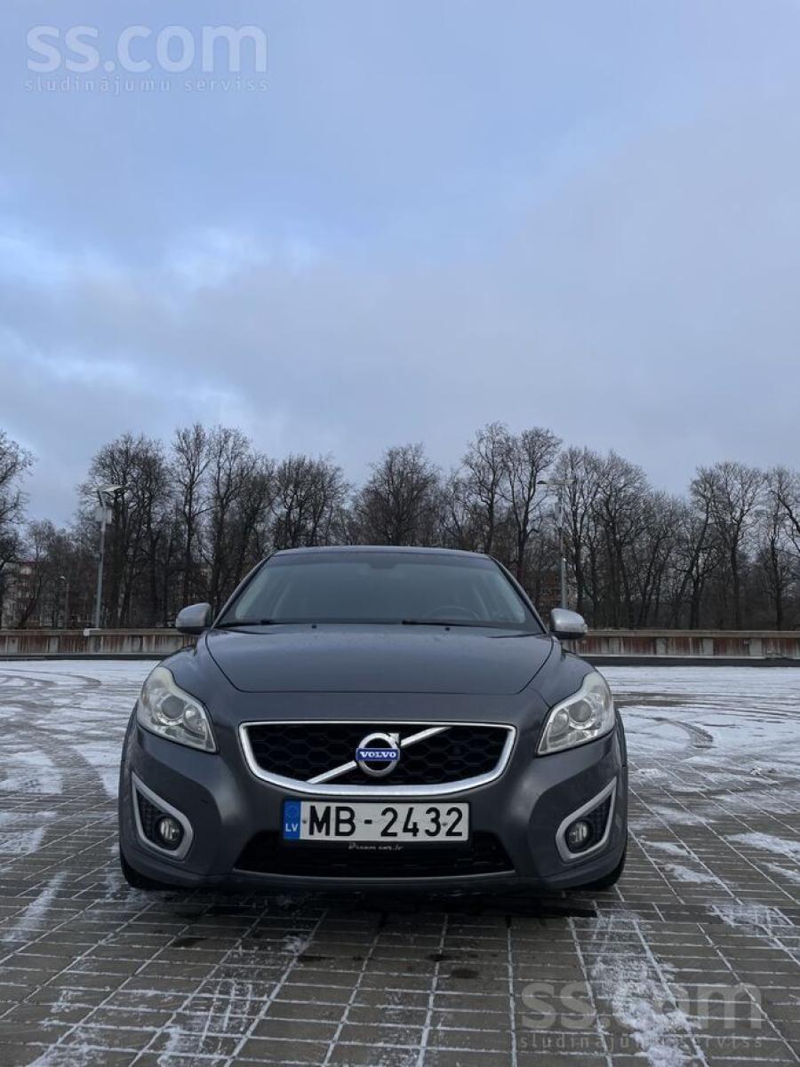 Grey Volvo C30 2010 in Riga, with an engine capacity of 1.60 L and mileage of 400 thousand km for 3100 €, photo 6 on AUTOMOTO.COM.LV