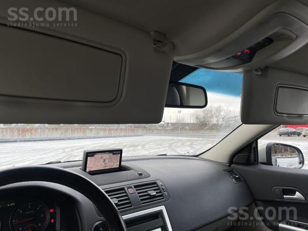 Grey Volvo C30 2010 in Riga, with an engine capacity of 1.60 L and mileage of 400 thousand km for 3100 €, photo 9 on AUTOMOTO.COM.LV