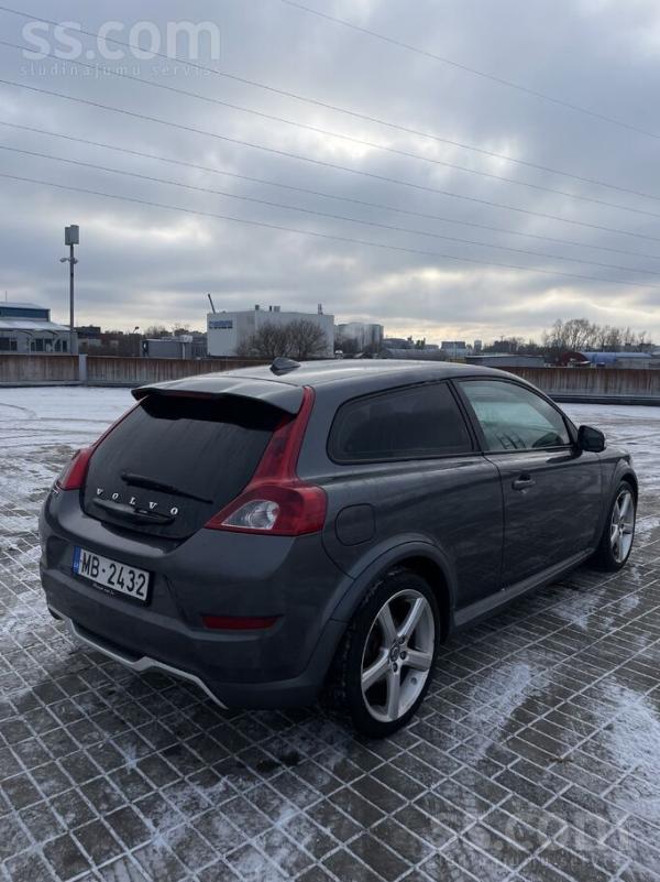 Grey Volvo C30 2010 in Riga, with an engine capacity of 1.60 L and mileage of 400 thousand km for 2750 €, photo 2 on AUTOMOTO.COM.LV