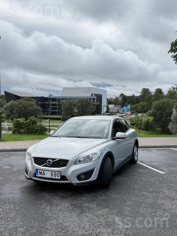 Grey Volvo C30 2010 in Riga, with an engine capacity of 1.60 L and mileage of 214 thousand km for 3000 €, photo 1 on AUTOMOTO.COM.LV