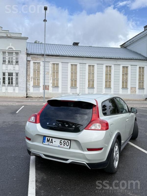Grey Volvo C30 2010 in Riga, with an engine capacity of 1.60 L and mileage of 214 thousand km for 3000 €, photo 3 on AUTOMOTO.COM.LV