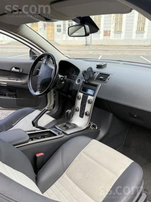 Pelēks Volvo C30 2010 Rīga, ar dzinēja tilpumu 1.60 L un nobraukumu 214 tūkst. km par 3000 €, foto 6 vietnē AUTOMOTO.COM.LV