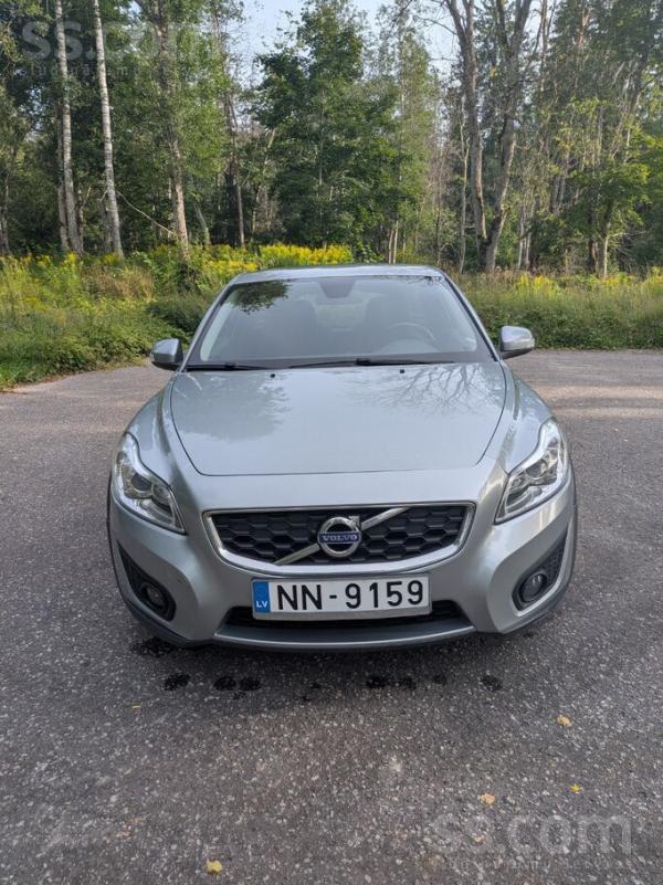 Grey Volvo C30 2010 in Riga, with an engine capacity of 1.60 L and mileage of 289 thousand km for 3900 €, photo 1 on AUTOMOTO.COM.LV