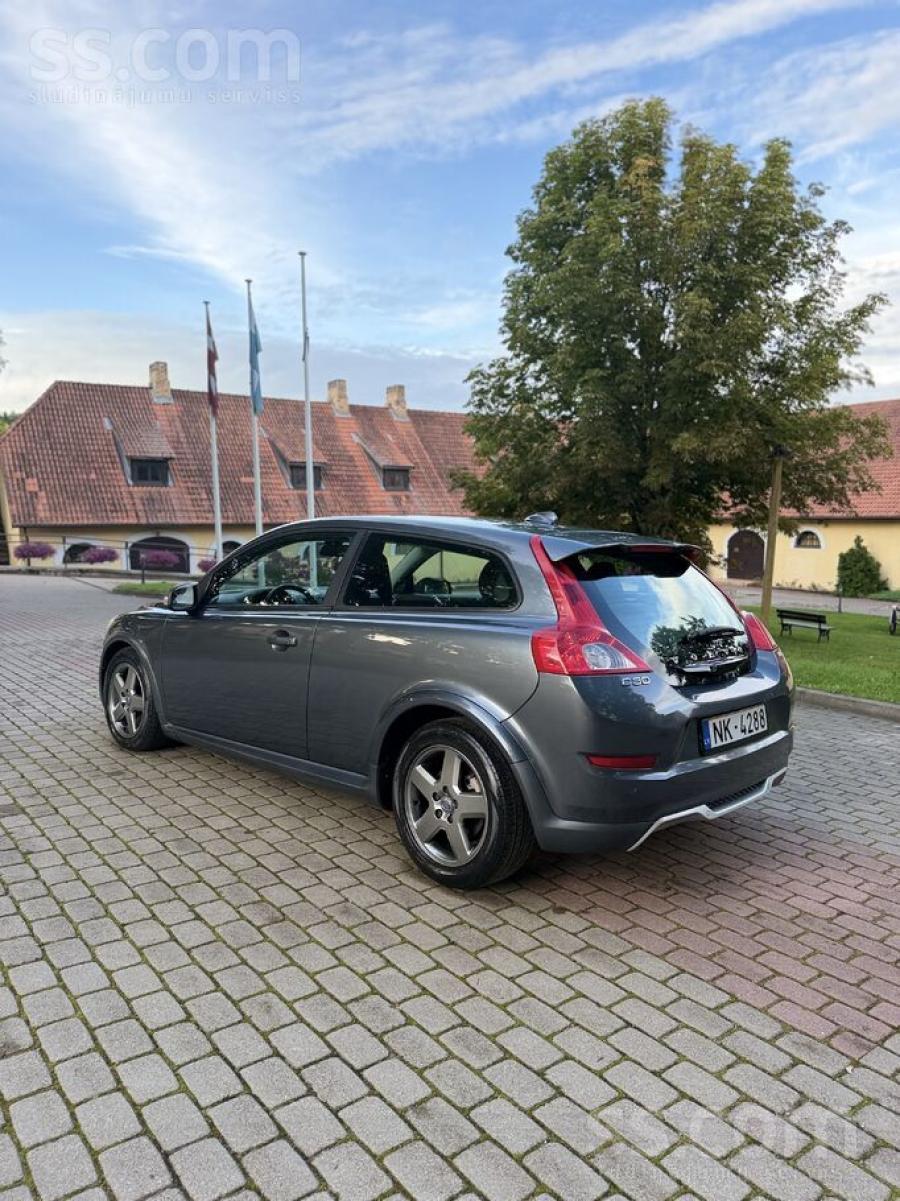 Pelēks Volvo C30 2010 Tukums, ar dzinēja tilpumu 1.60 L un nobraukumu 304 tūkst. km par 3600 €, foto 3 vietnē AUTOMOTO.COM.LV