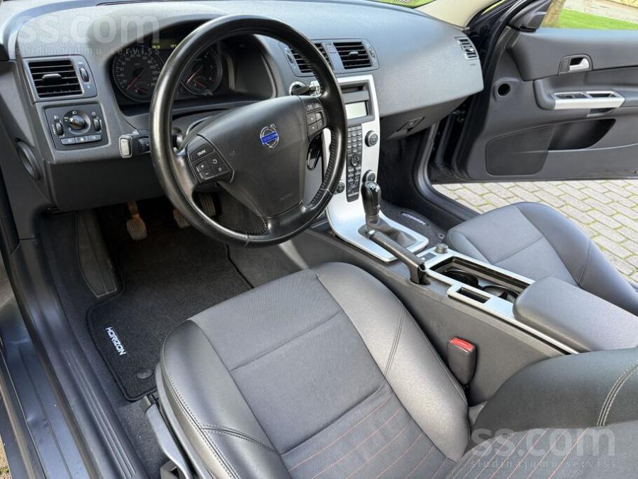 Pelēks Volvo C30 2010 Tukums, ar dzinēja tilpumu 1.60 L un nobraukumu 304 tūkst. km par 3600 €, foto 6 vietnē AUTOMOTO.COM.LV