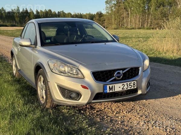 Volvo C30 2010 Rīga vietnē Pelēks Volvo C30 2010 Rīga, ar dzinēja tilpumu 1.60 L un nobraukumu 301 tūkst. km par 3800 €, foto 3 vietnē AUTOMOTO.COM.LV