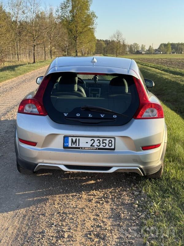 Volvo C30 2010 Rīga vietnē Pelēks Volvo C30 2010 Rīga, ar dzinēja tilpumu 1.60 L un nobraukumu 301 tūkst. km par 3800 €, foto 7 vietnē AUTOMOTO.COM.LV