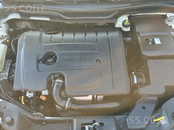 Volvo C30 2010 Rīga vietnē Pelēks Volvo C30 2010 Rīga, ar dzinēja tilpumu 1.60 L un nobraukumu 301 tūkst. km par 3800 €, foto 9 vietnē AUTOMOTO.COM.LV