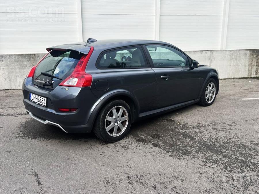 Pelēks Volvo C30 2011 Rīga, ar dzinēja tilpumu 1.60 L un nobraukumu 332 tūkst. km par 2794 €, foto 6 vietnē AUTOMOTO.COM.LV