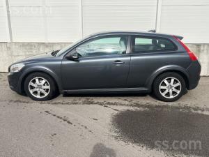 Pelēks Volvo C30 2011 Rīga, ar dzinēja tilpumu 1.60 L un nobraukumu 332 tūkst. km par 2794 €, foto 3 vietnē AUTOMOTO.COM.LV
