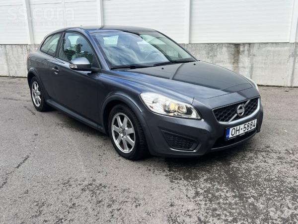 Grey Volvo C30 2011 in Riga, with an engine capacity of 1.60 L and mileage of 332 thousand km for 2794 €, photo 4 on AUTOMOTO.COM.LV