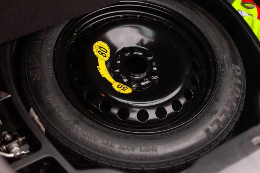 Pelēks Volvo C30 2011 Rīga, ar dzinēja tilpumu 1.60 L un nobraukumu 232 tūkst. km par 4995 €, foto 8 vietnē AUTOMOTO.COM.LV
