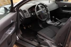 Pelēks Volvo C30 2011 Rīga, ar dzinēja tilpumu 1.60 L un nobraukumu 232 tūkst. km par 4995 €, foto 9 vietnē AUTOMOTO.COM.LV