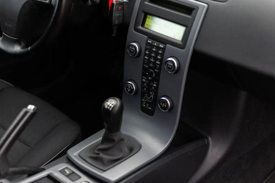 Pelēks Volvo C30 2011 Rīga, ar dzinēja tilpumu 1.60 L un nobraukumu 232 tūkst. km par 4995 €, foto 19 vietnē AUTOMOTO.COM.LV