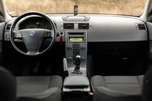 Pelēks Volvo C30 2011 Rīga, ar dzinēja tilpumu 1.60 L un nobraukumu 232 tūkst. km par 4995 €, foto 21 vietnē AUTOMOTO.COM.LV
