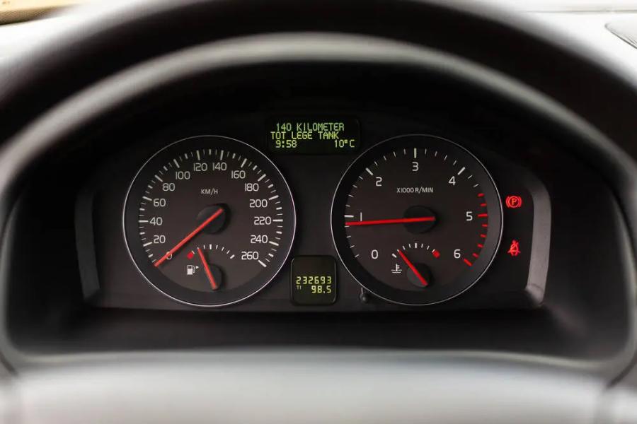 Pelēks Volvo C30 2011 Rīga, ar dzinēja tilpumu 1.60 L un nobraukumu 232 tūkst. km par 4995 €, foto 22 vietnē AUTOMOTO.COM.LV