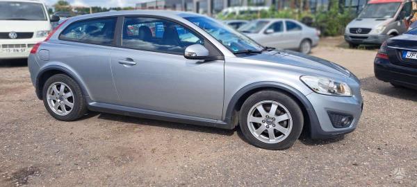 Grey Volvo C30 2011 in Kaunas, with an engine capacity of 1.56 L and mileage of 208 thousand km for 2950 €, photo 4 on AUTOMOTO.COM.LV