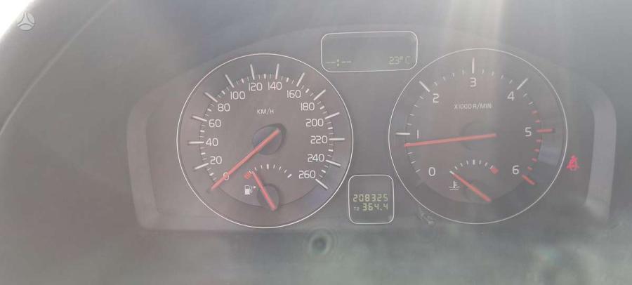 Grey Volvo C30 2011 in Kaunas, with an engine capacity of 1.56 L and mileage of 208 thousand km for 2950 €, photo 6 on AUTOMOTO.COM.LV