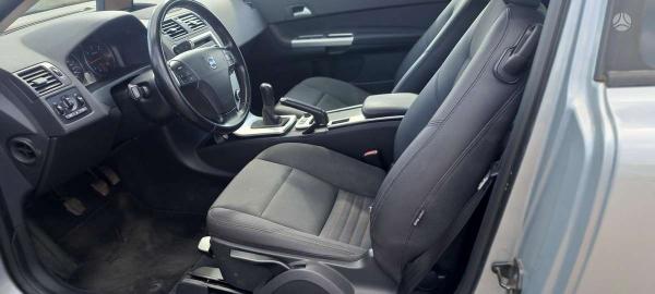 Grey Volvo C30 2011 in Kaunas, with an engine capacity of 1.56 L and mileage of 208 thousand km for 2950 €, photo 9 on AUTOMOTO.COM.LV