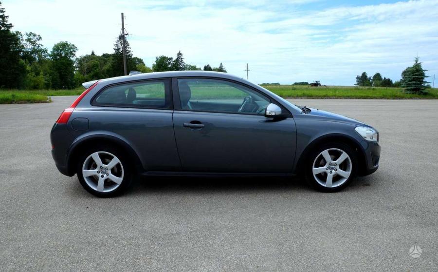 Pelēks Volvo C30 2012 Raseiniai, ar dzinēja tilpumu 1.60 L un nobraukumu 233 tūkst. km par 3470 €, foto 5 vietnē AUTOMOTO.COM.LV