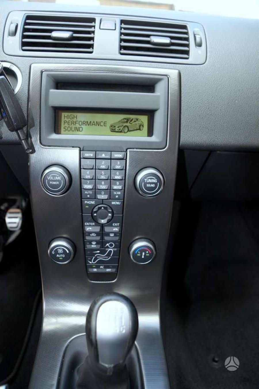 Pelēks Volvo C30 2012 Raseiniai, ar dzinēja tilpumu 1.60 L un nobraukumu 233 tūkst. km par 3470 €, foto 18 vietnē AUTOMOTO.COM.LV