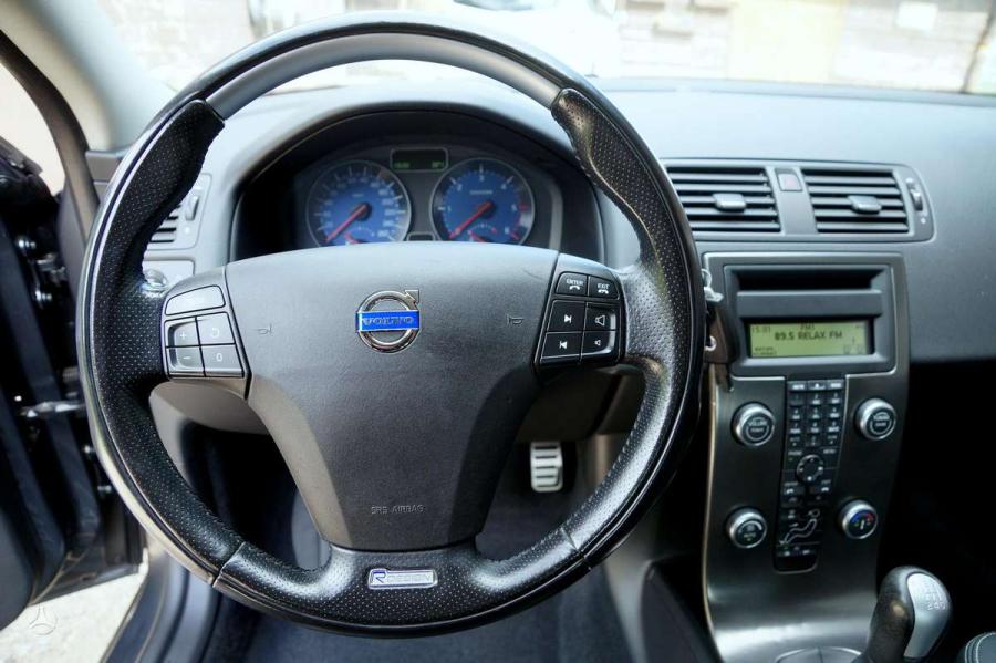 Pelēks Volvo C30 2012 Raseiniai, ar dzinēja tilpumu 1.60 L un nobraukumu 233 tūkst. km par 3470 €, foto 21 vietnē AUTOMOTO.COM.LV