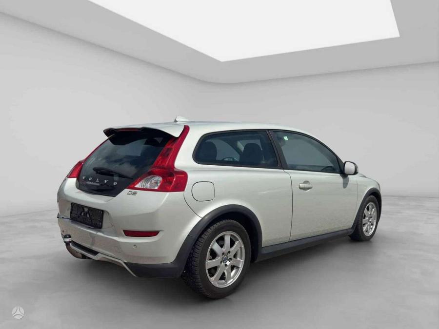 Pelēks Volvo C30 2012 Kauņa, ar dzinēja tilpumu 1.60 L un nobraukumu 302 tūkst. km par 5490 €, foto 7 vietnē AUTOMOTO.COM.LV