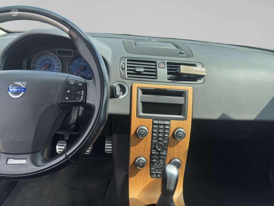 Pelēks Volvo C30 2012 Kauņa, ar dzinēja tilpumu 1.60 L un nobraukumu 302 tūkst. km par 5490 €, foto 14 vietnē AUTOMOTO.COM.LV