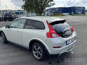 Серый Вольво Ц30 2012 в Бауска, объемом двигателя 1.60 л и пробегом 264 тыс. км за 4600 €, фото 9 на AUTOMOTO.COM.LV