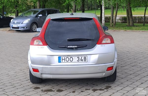 Grey Volvo C30 2006 in Kaisiadorys, with an engine capacity of 2.00 L and mileage of 401 thousand km for 1450 €, photo 4 on AUTOMOTO.COM.LV