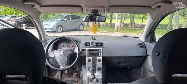 Grey Volvo C30 2006 in Kaisiadorys, with an engine capacity of 2.00 L and mileage of 401 thousand km for 1450 €, photo 10 on AUTOMOTO.COM.LV