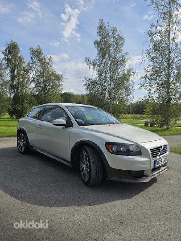 Pelēks Volvo C30 2006 Peltsamā, ar dzinēja tilpumu 2.40 L un nobraukumu 268 tūkst. km par 4700 €, foto 2 vietnē AUTOMOTO.COM.LV