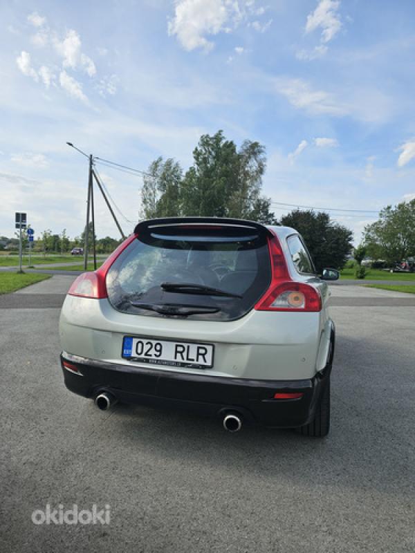 Pelēks Volvo C30 2006 Peltsamā, ar dzinēja tilpumu 2.40 L un nobraukumu 268 tūkst. km par 4700 €, foto 4 vietnē AUTOMOTO.COM.LV
