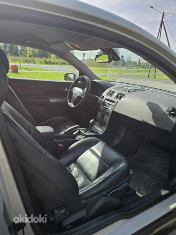 Pelēks Volvo C30 2006 Peltsamā, ar dzinēja tilpumu 2.40 L un nobraukumu 268 tūkst. km par 4700 €, foto 6 vietnē AUTOMOTO.COM.LV