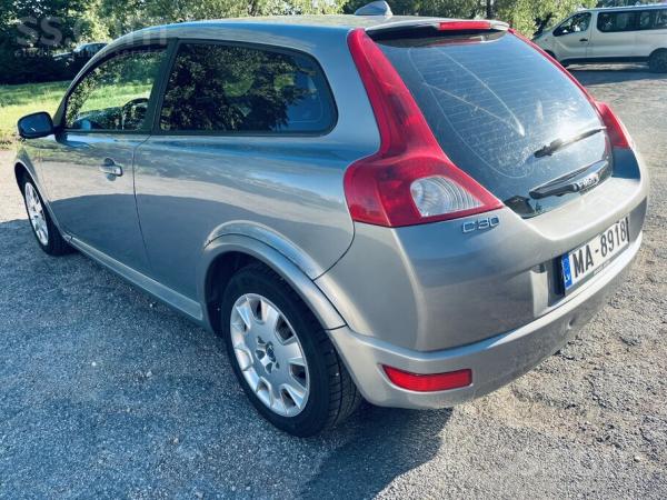 Pelēks Volvo C30 2007 Liepāja, ar dzinēja tilpumu 2.00 L un nobraukumu 279 tūkst. km par 1800 €, foto 5 vietnē AUTOMOTO.COM.LV
