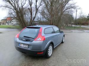 Grey Volvo C30 2007 in Tukums, with an engine capacity of 1.60 L and mileage of 275 thousand km for 2350 €, photo 5 on AUTOMOTO.COM.LV