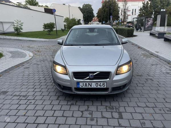 Pelēks Volvo C30 2007 Viļņa, ar dzinēja tilpumu 2.00 L un nobraukumu 276 tūkst. km par 1500 €, foto 1 vietnē AUTOMOTO.COM.LV