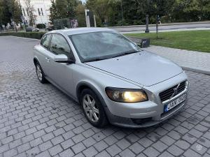 Pelēks Volvo C30 2007 Viļņa, ar dzinēja tilpumu 2.00 L un nobraukumu 276 tūkst. km par 1500 €, foto 2 vietnē AUTOMOTO.COM.LV